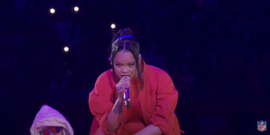 Viewers Criticize Rihanna's Super Bowl Performance As Hypocritical Viewers Criticize Rihanna's Super Bowl Performance As Hypocritical