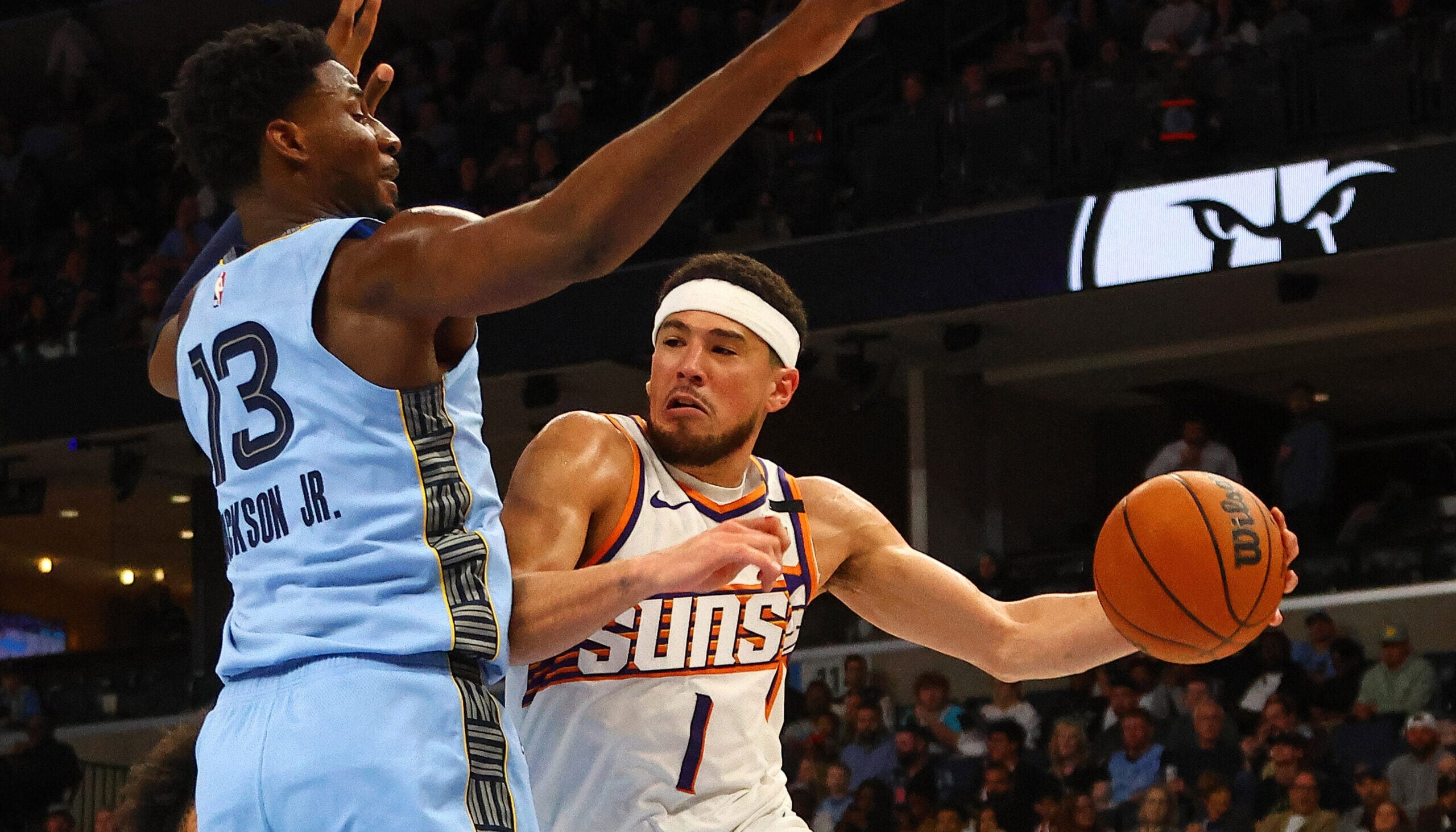 Devin Booker Gets a Dream Offer of Free Wings After Begging Hooters Not ...